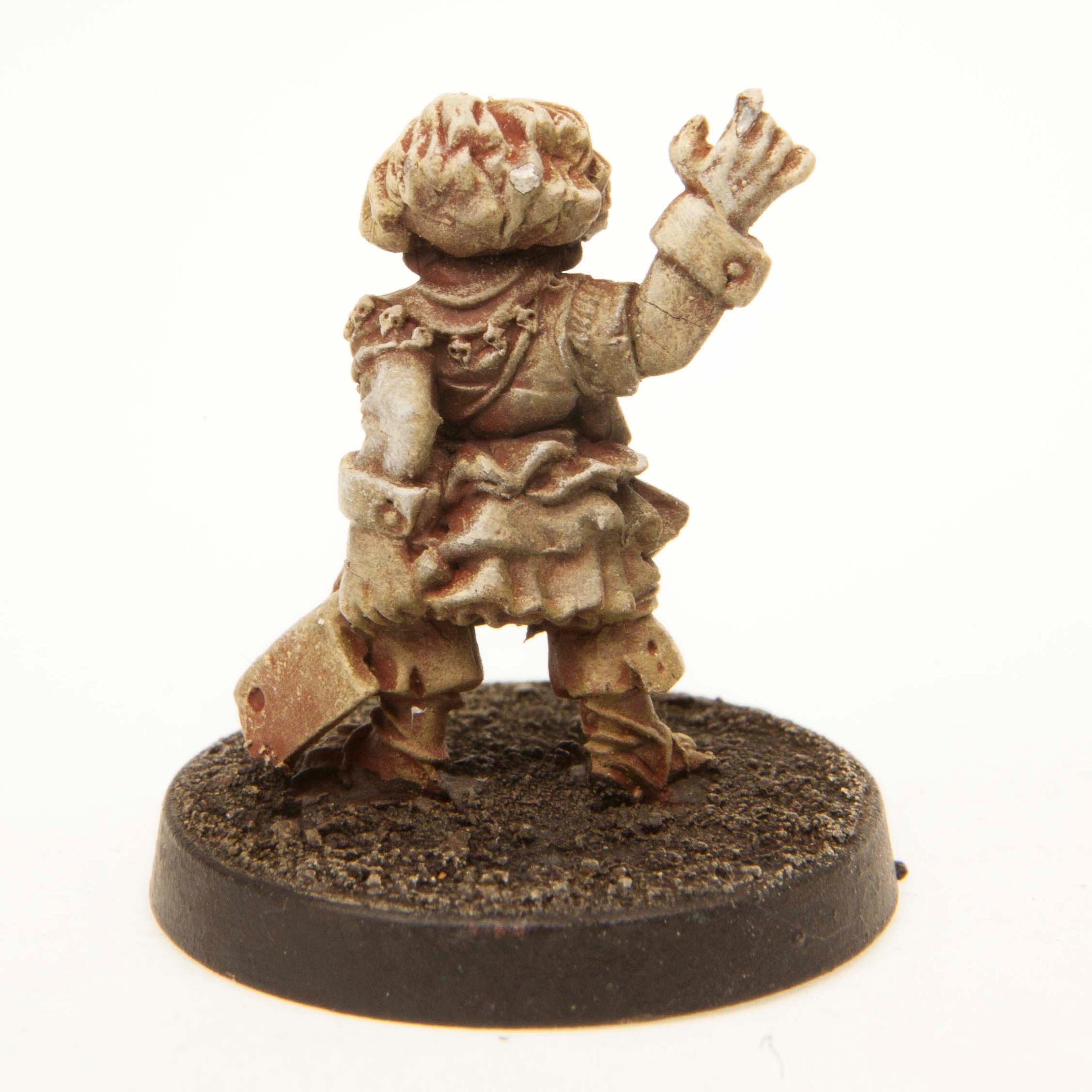 Dwarf Witch, 21mm — Stonehaven Miniatures
