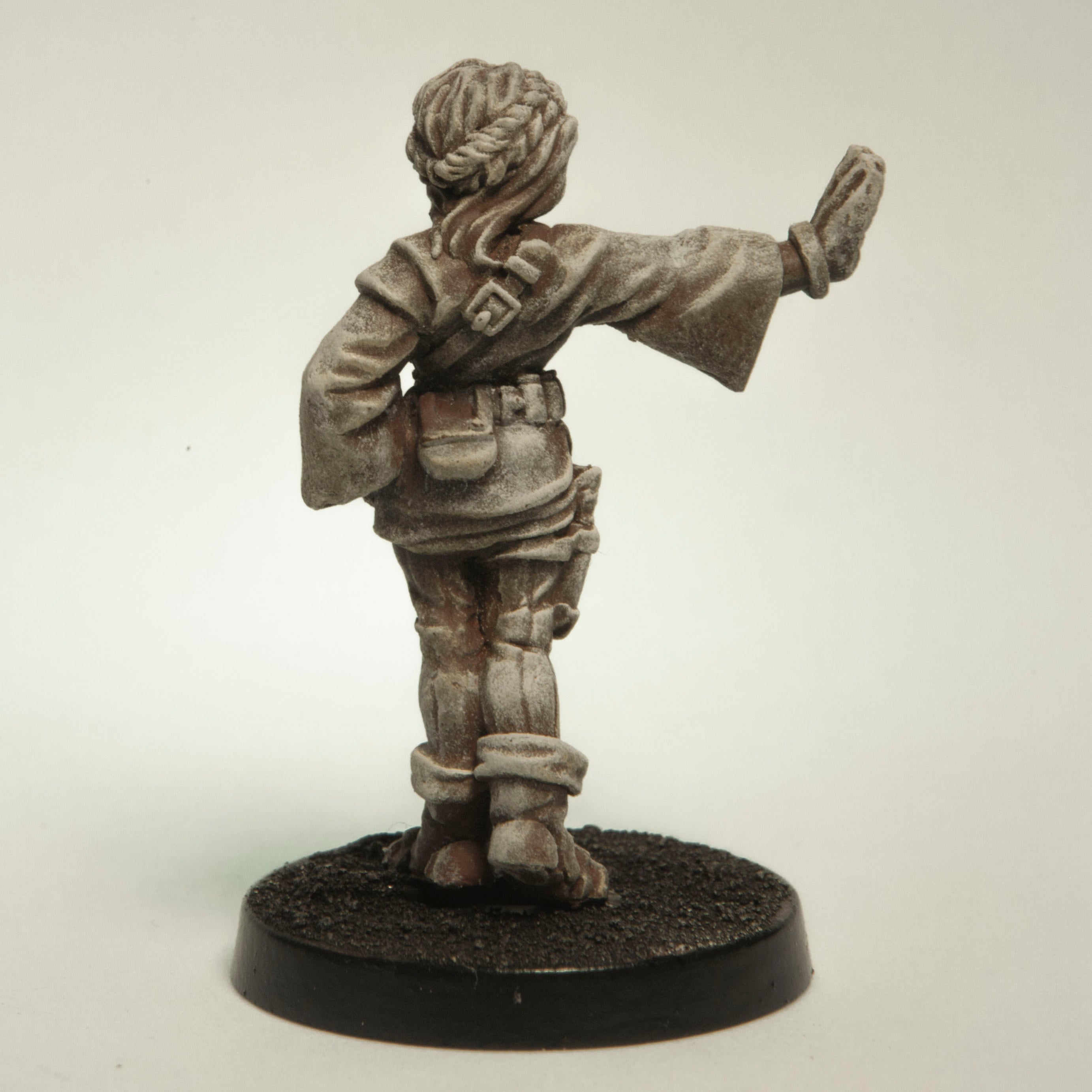 Human Mage Female, 35mm — Stonehaven Miniatures